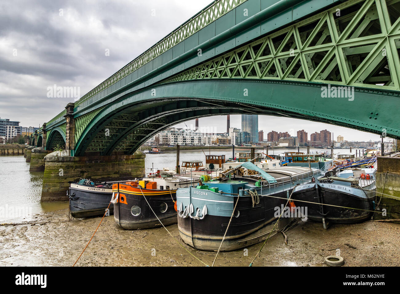 Thames At Low Tide Stock Photos & Thames At Low Tide Stock Images - Alamy