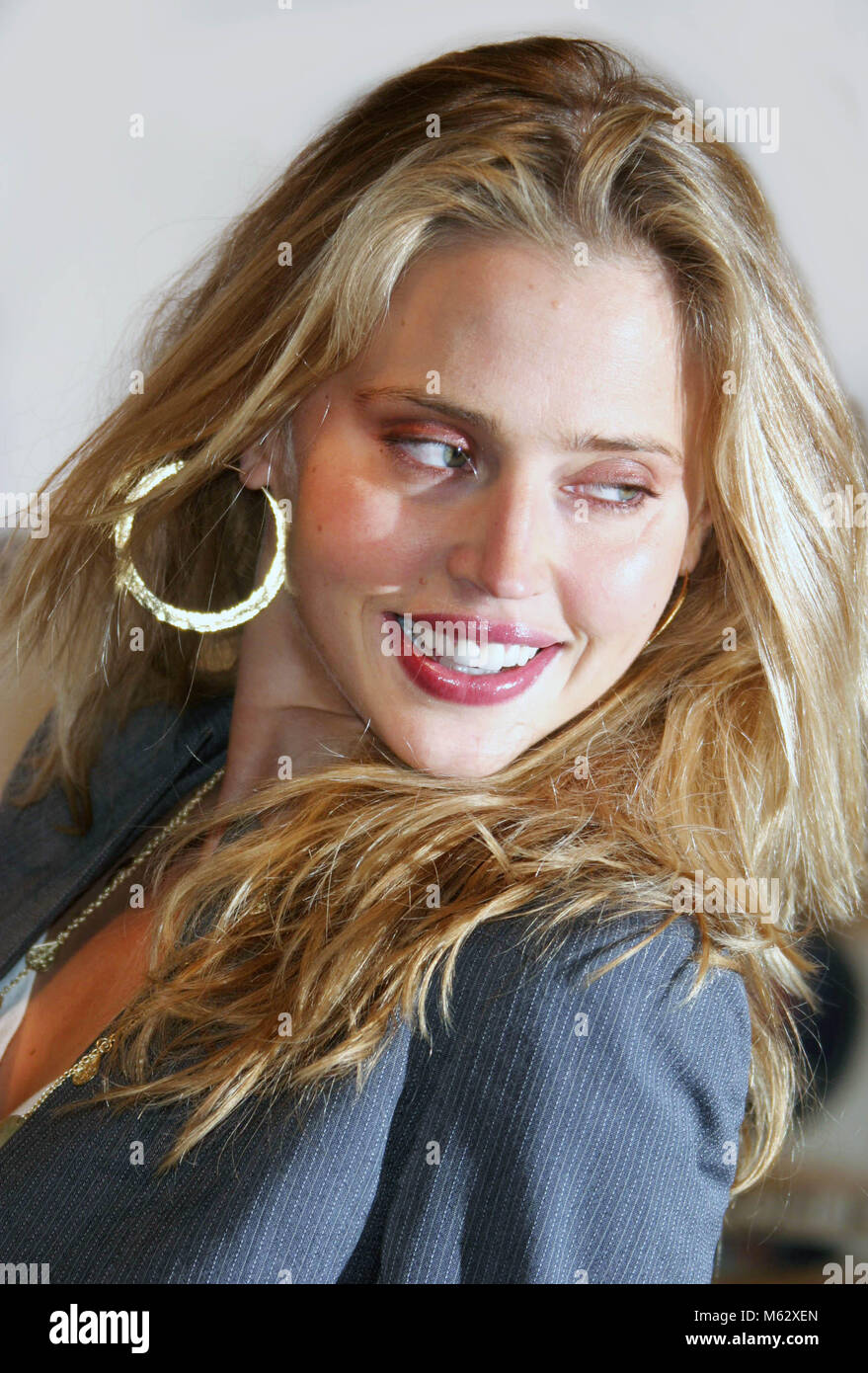 Actress estella warren hi-res stock photography and images - Alamy