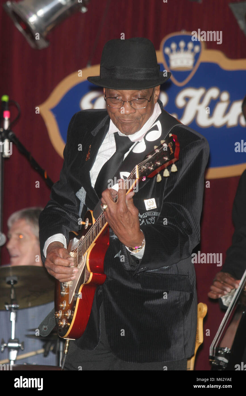 New York City 2006 FILE PHOTO HUBERT SUMLIN Photo By John Barrett ...