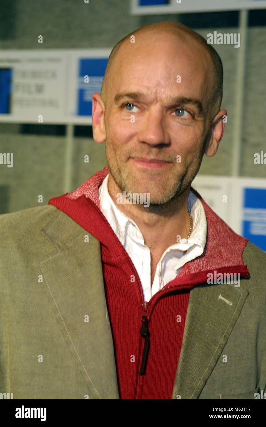 Michael stipe 2002 hi-res stock photography and images - Alamy