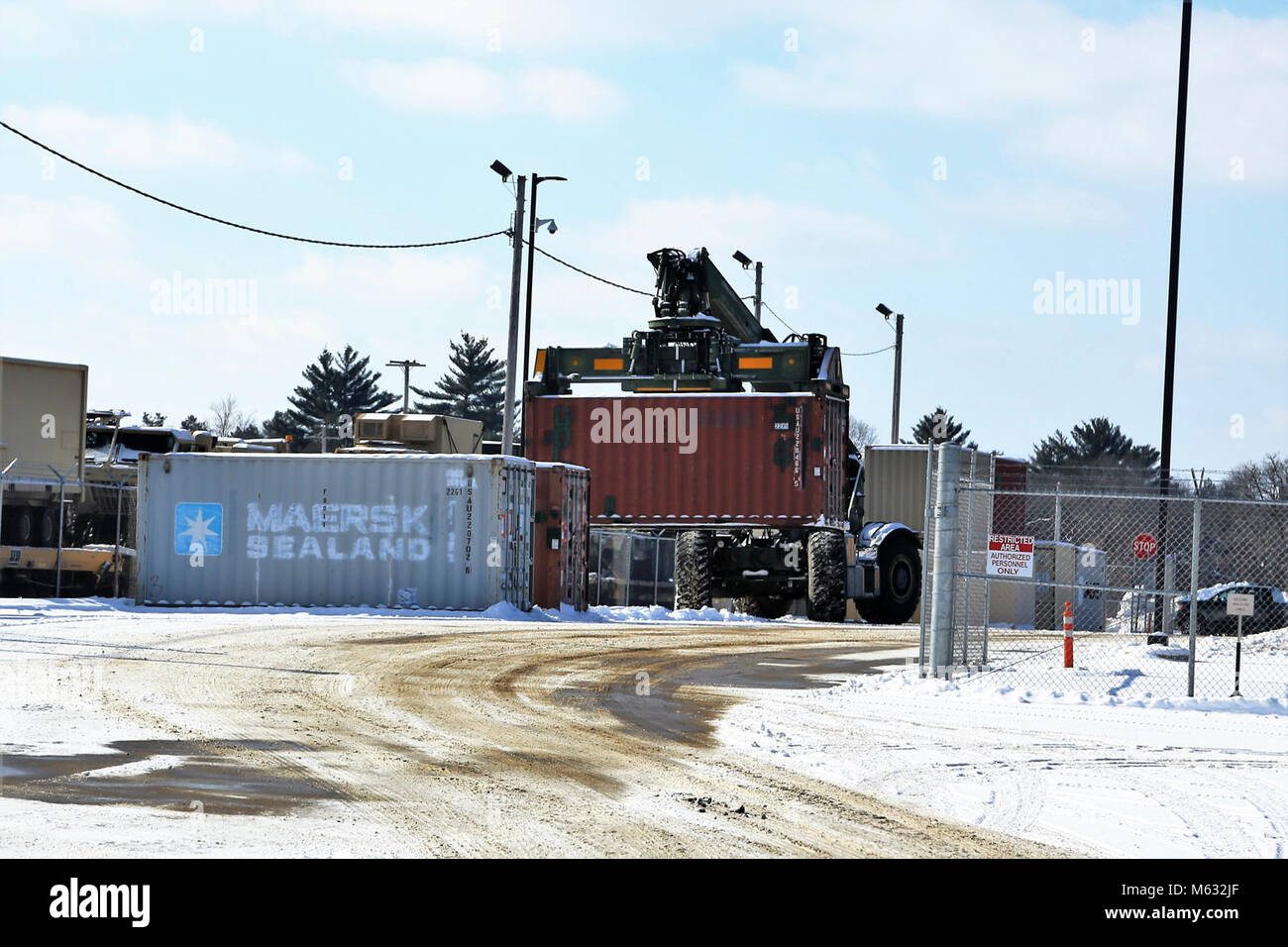 Rough terrain container handler hi-res stock photography and images - Alamy