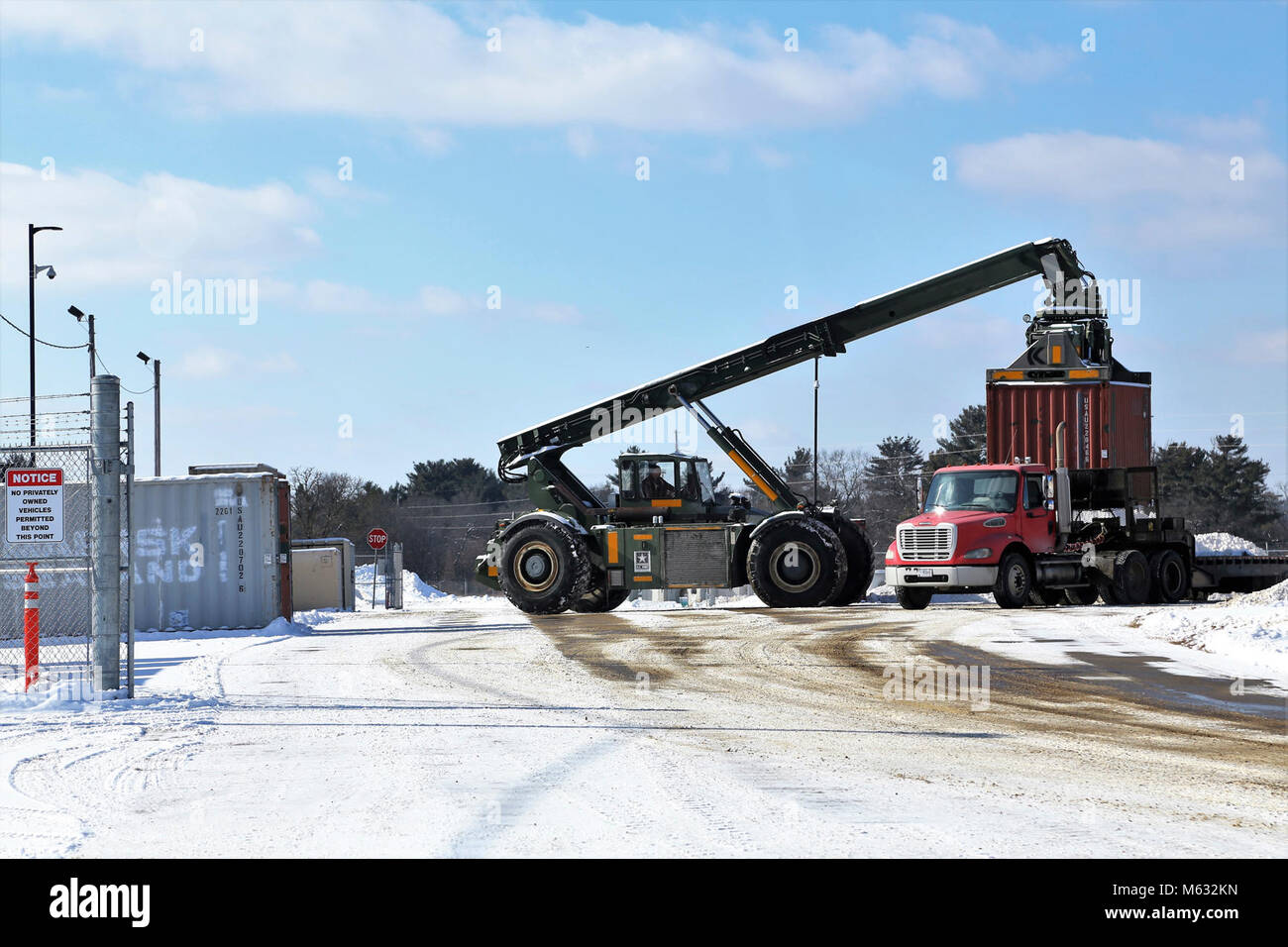 Rough terrain container handler hi-res stock photography and images - Alamy