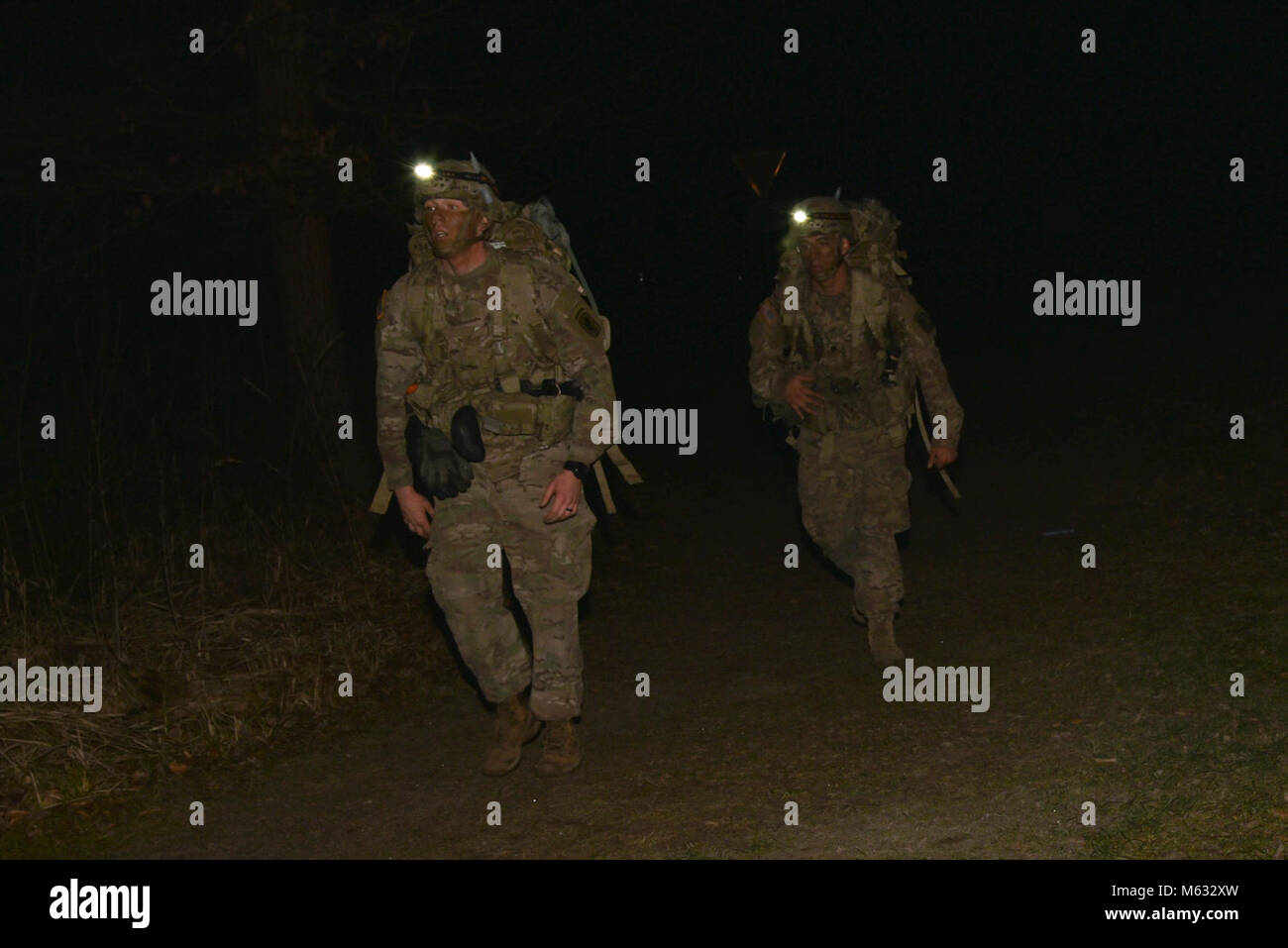 U.S. Soldiers with the 4th Battalion, 319th Airborne Field Artillery ...