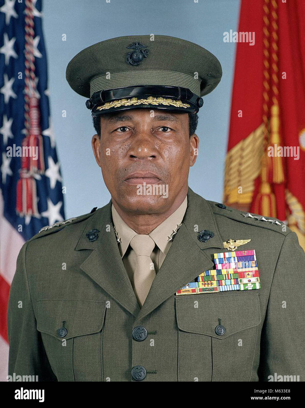 US MARINE CORPS Lt. Gen. Frank E. Petersen, Jr. the first African ...