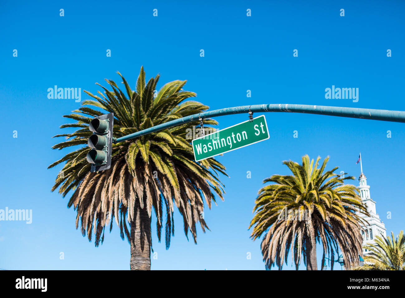 Traffict light on washington street hi-res stock photography and images ...