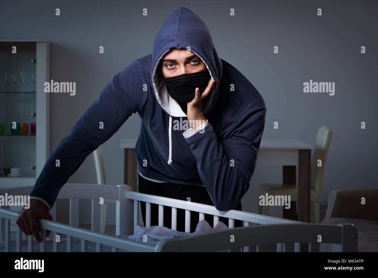 Kidnap child night hi-res stock photography and images - Alamy