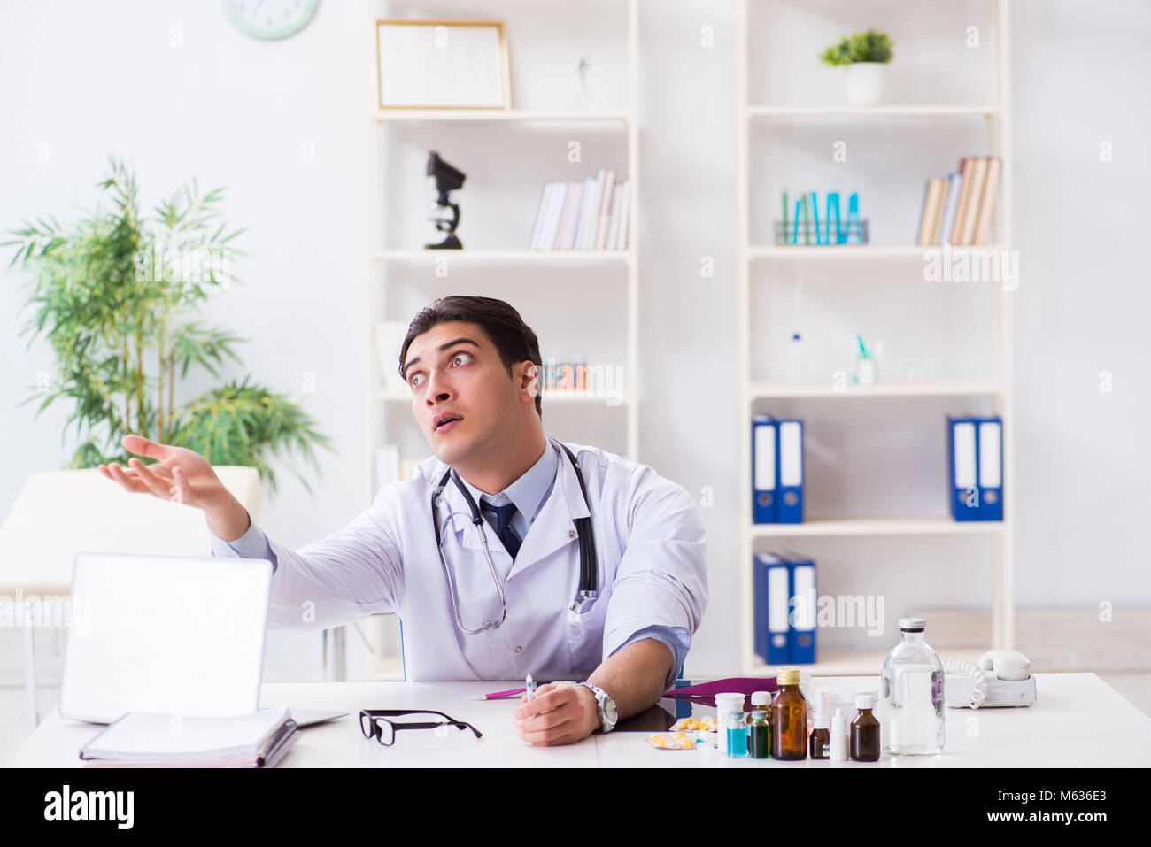 Doctor drug addict in the hospital Stock Photo - Alamy