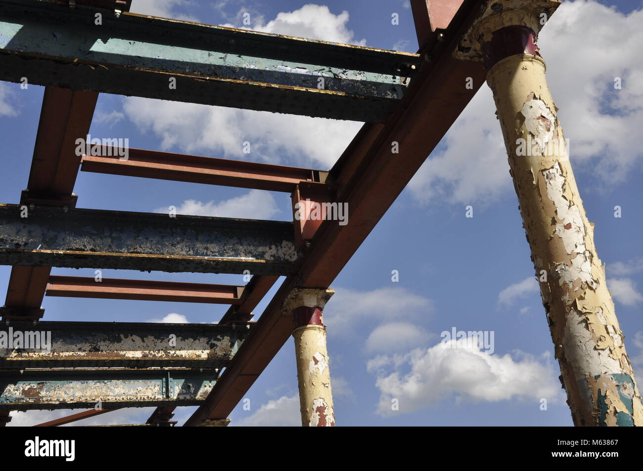 Decaying buildings hi-res stock photography and images - Alamy