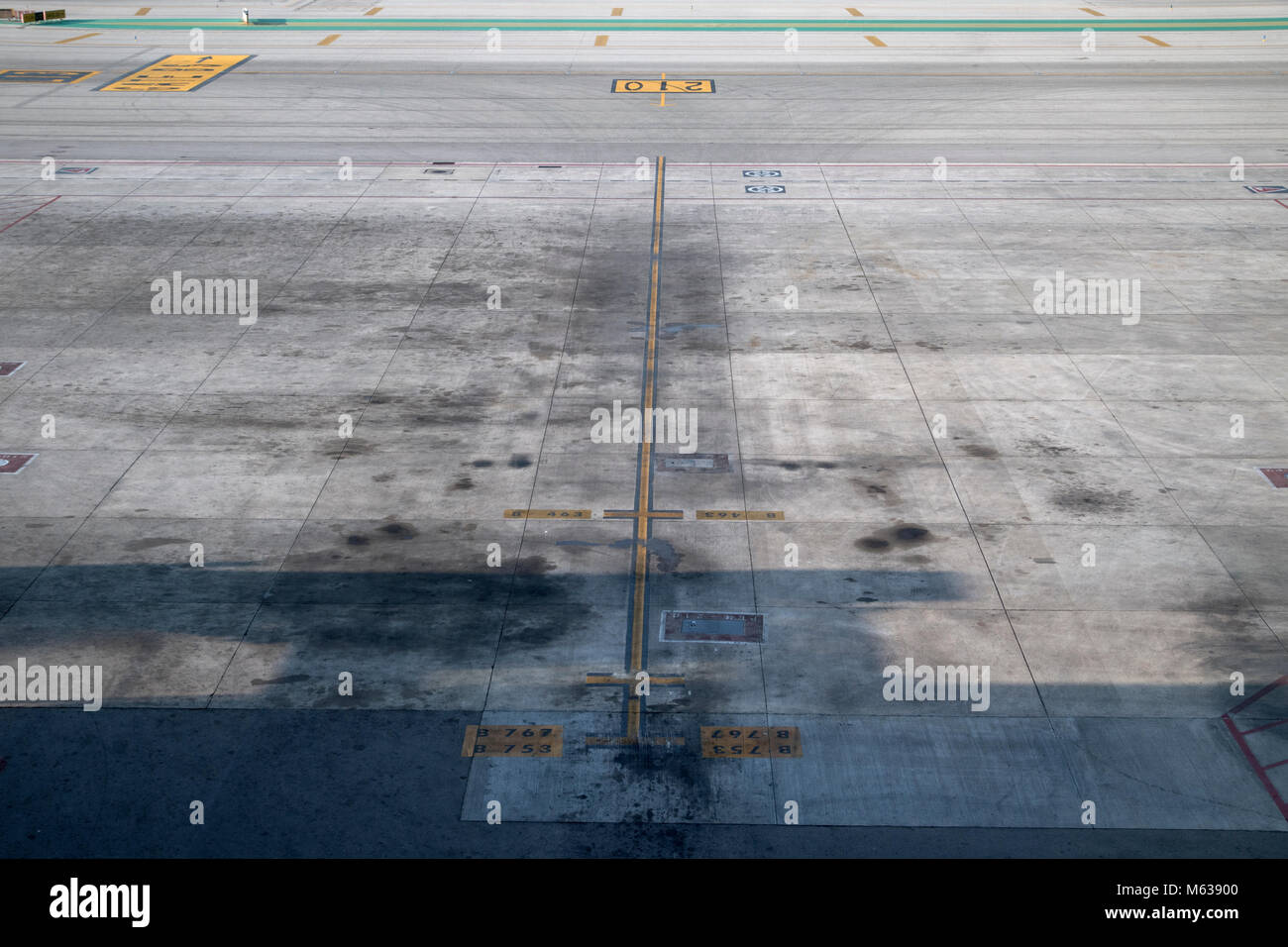 Aircraft apron or ramp at Barcelona airport Stock Photo - Alamy