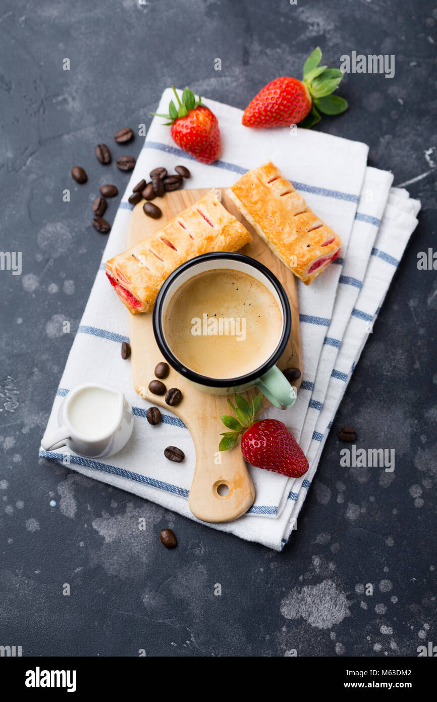 Bean strudel hi-res stock photography and images - Alamy