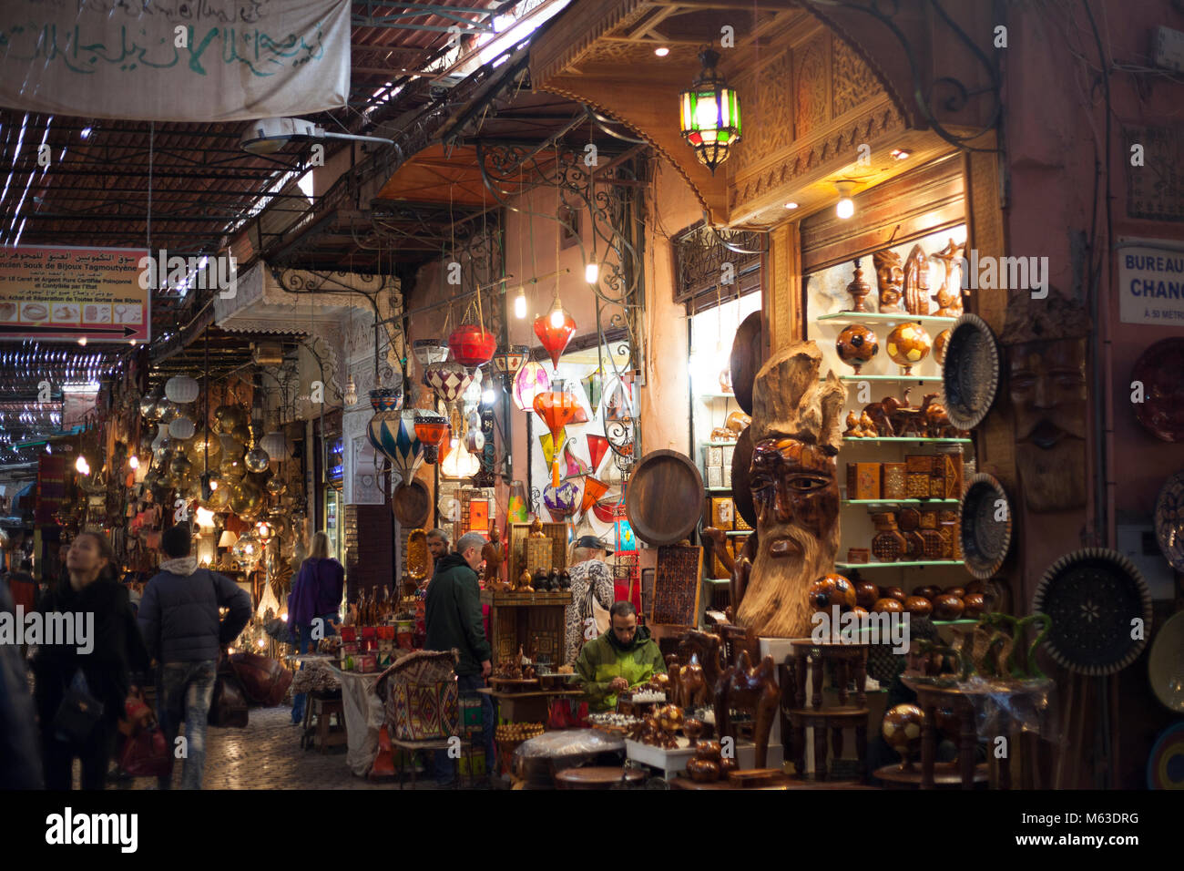 traditional moroccan souvenirs for sale in souk market Marrakesh souk ...