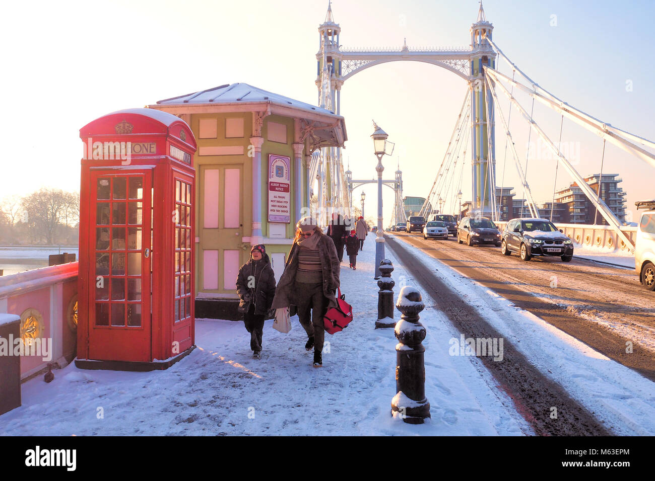 London, UK. 28th Feb, 2018. UK Weather: Central London was blanketed in ...