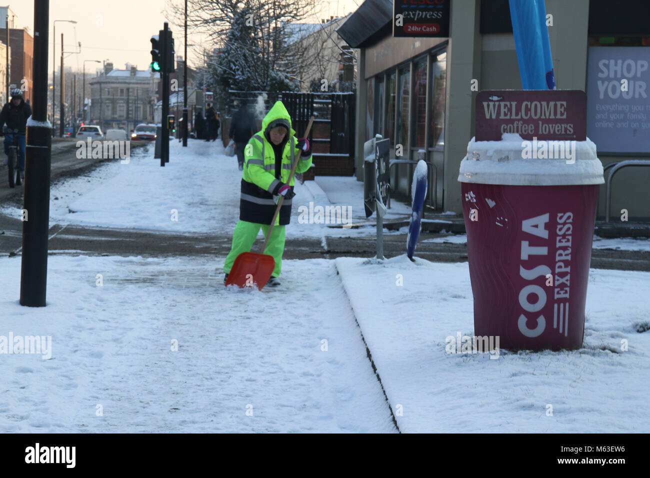 Wind chill worker hi-res stock photography and images - Alamy
