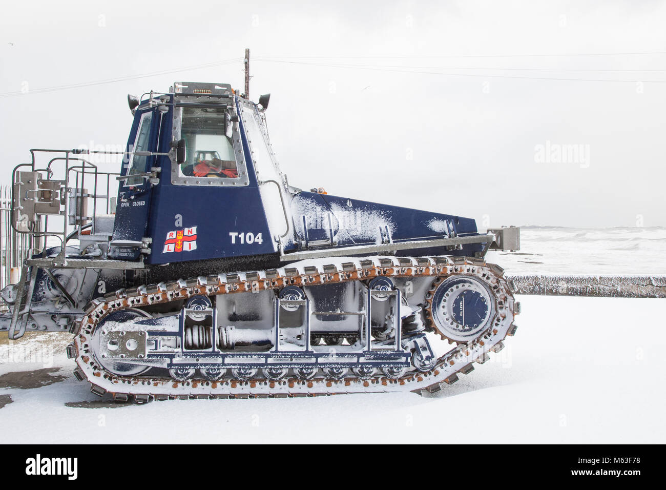 Rnli lifeboat in extreme weather hi-res stock photography and images ...