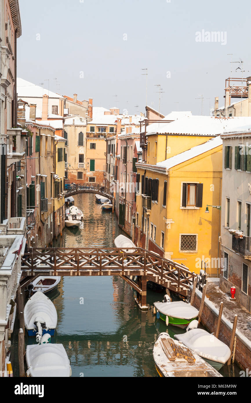 Venice, Veneto, Italy, 28th Fenbruary 2018. Rare snow in Venice caused ...