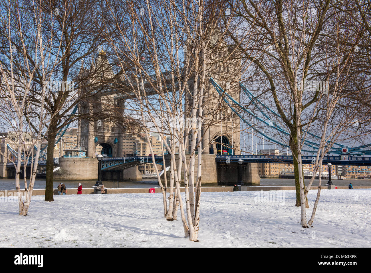 Due unusual cold weather hi-res stock photography and images - Alamy