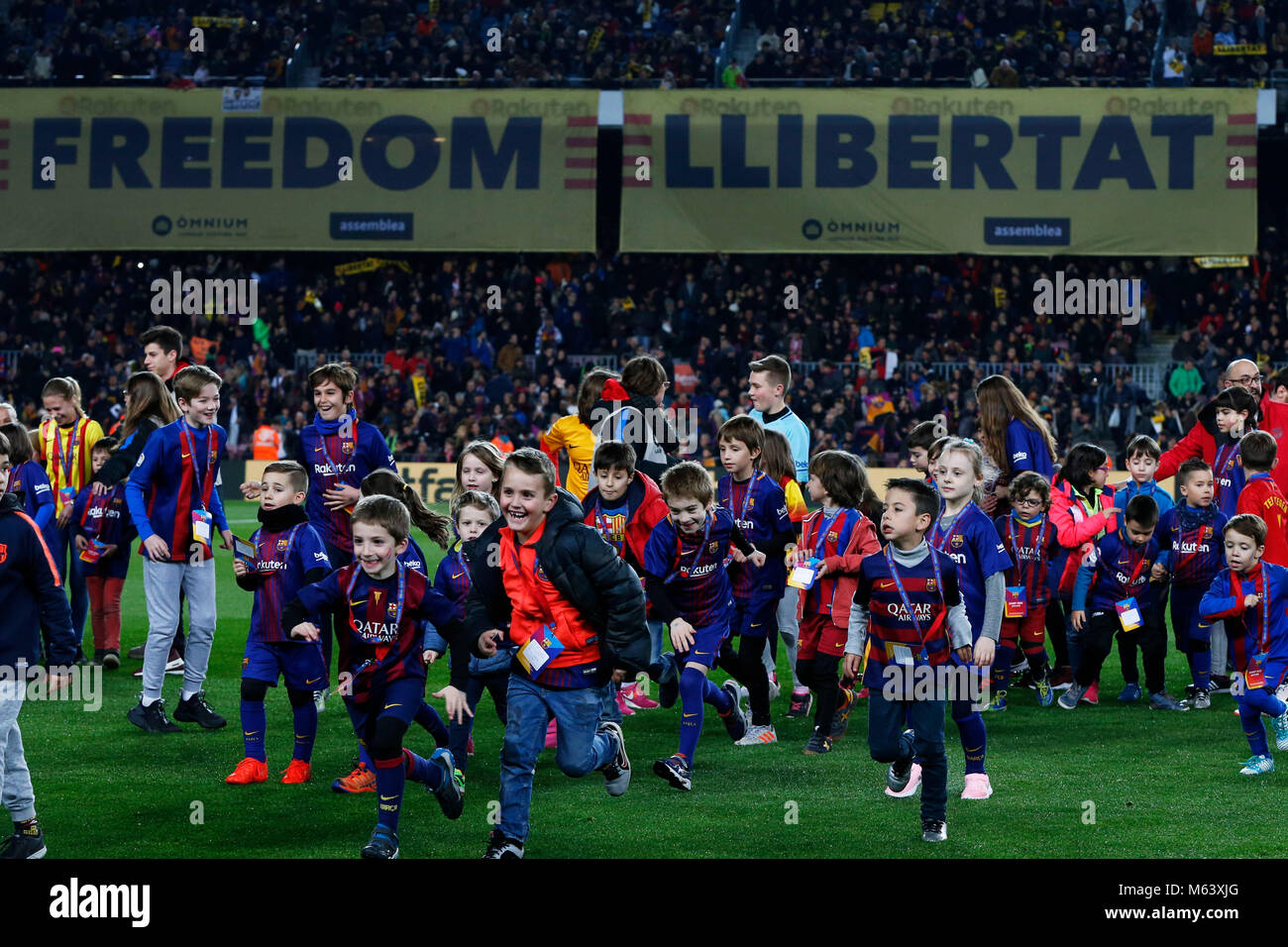 Barcelona, Spain. Credit: D. 24th Feb, 2018. Barcelona kids fans ...