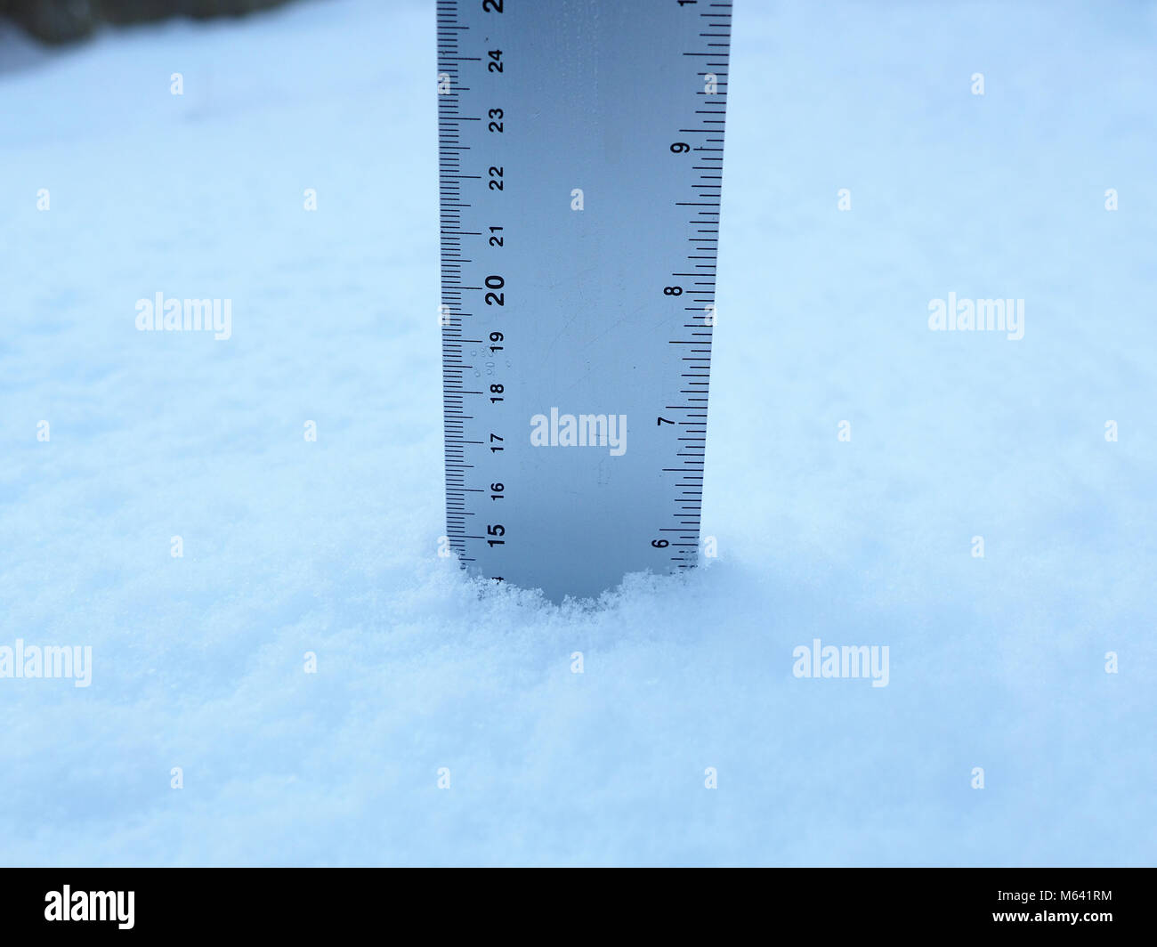 6 inches of snow hi-res stock photography and images - Alamy