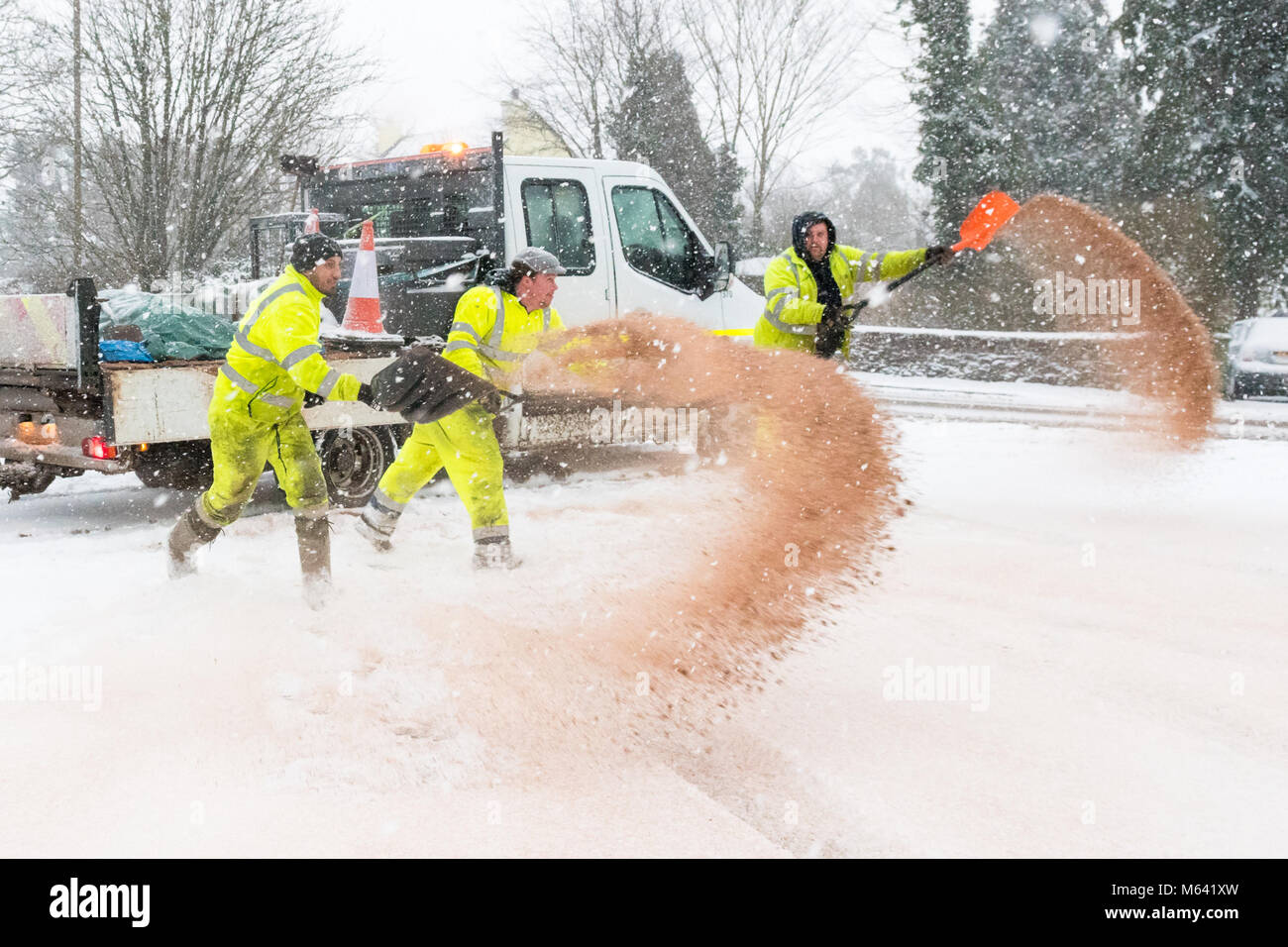 Beast from the East - Stirling council workers spreading grit outside ...