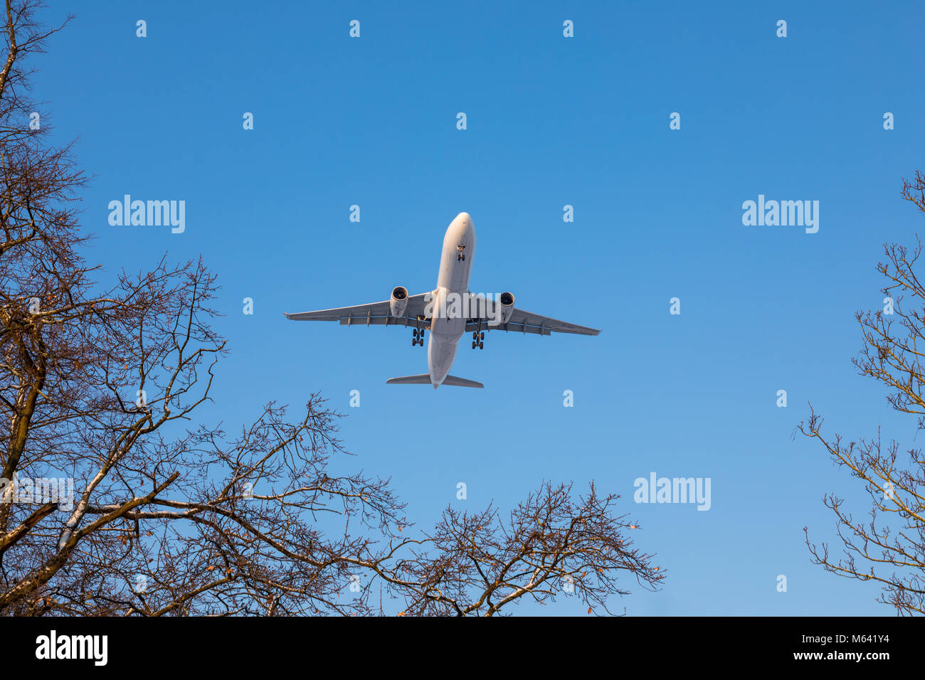 Slough, UK. Wednesday 28th february 2018. UK weather: Travel chaos ...