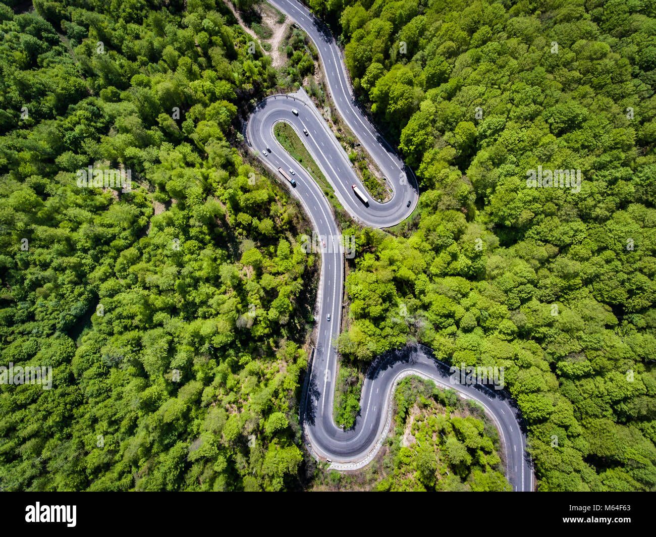 Curvy roadway hi-res stock photography and images - Alamy