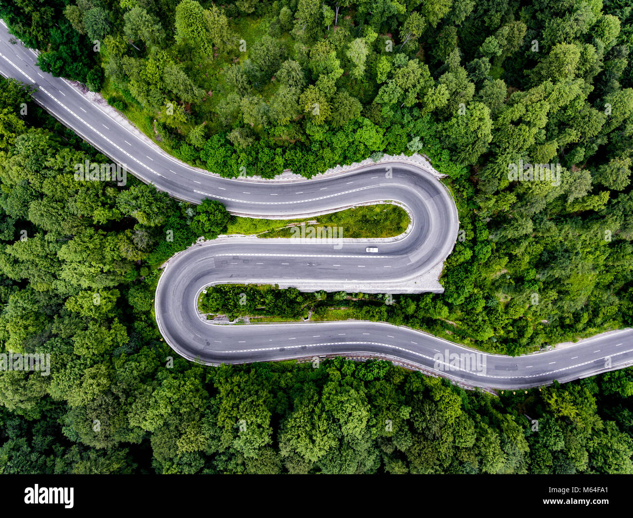 Curved landscape hi-res stock photography and images - Alamy