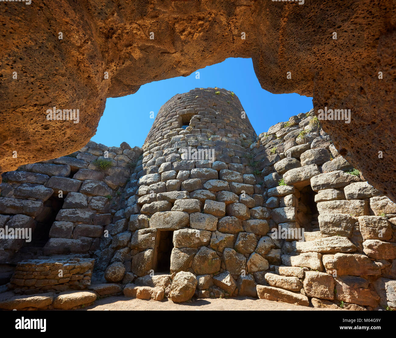 Picture and image of the central courtyard and prehistoric magalith ...