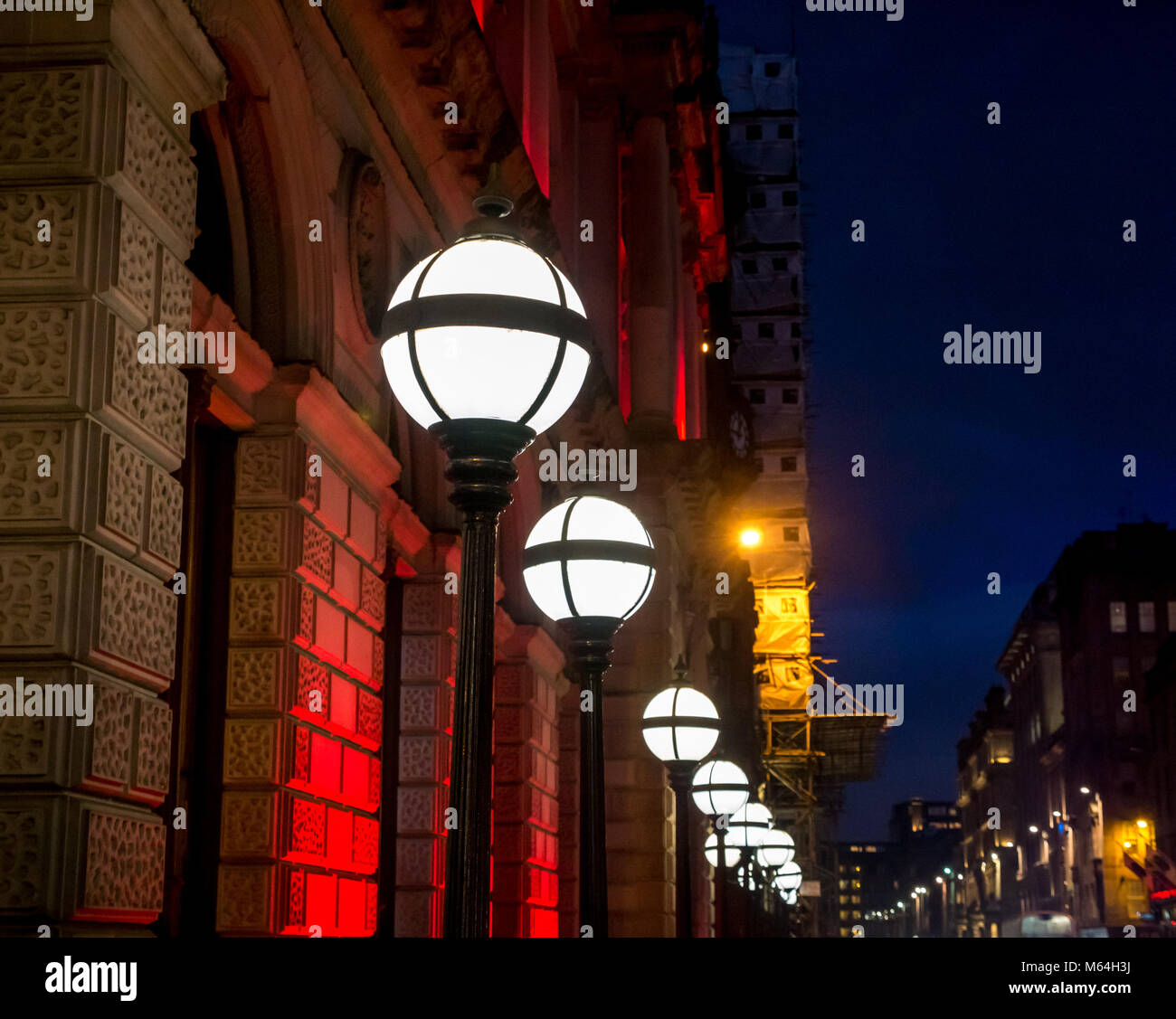 Old fashioned street lights hi-res stock photography and images - Alamy