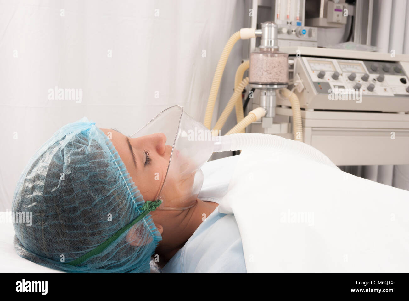 Anaesthetic nurse hi-res stock photography and images - Alamy