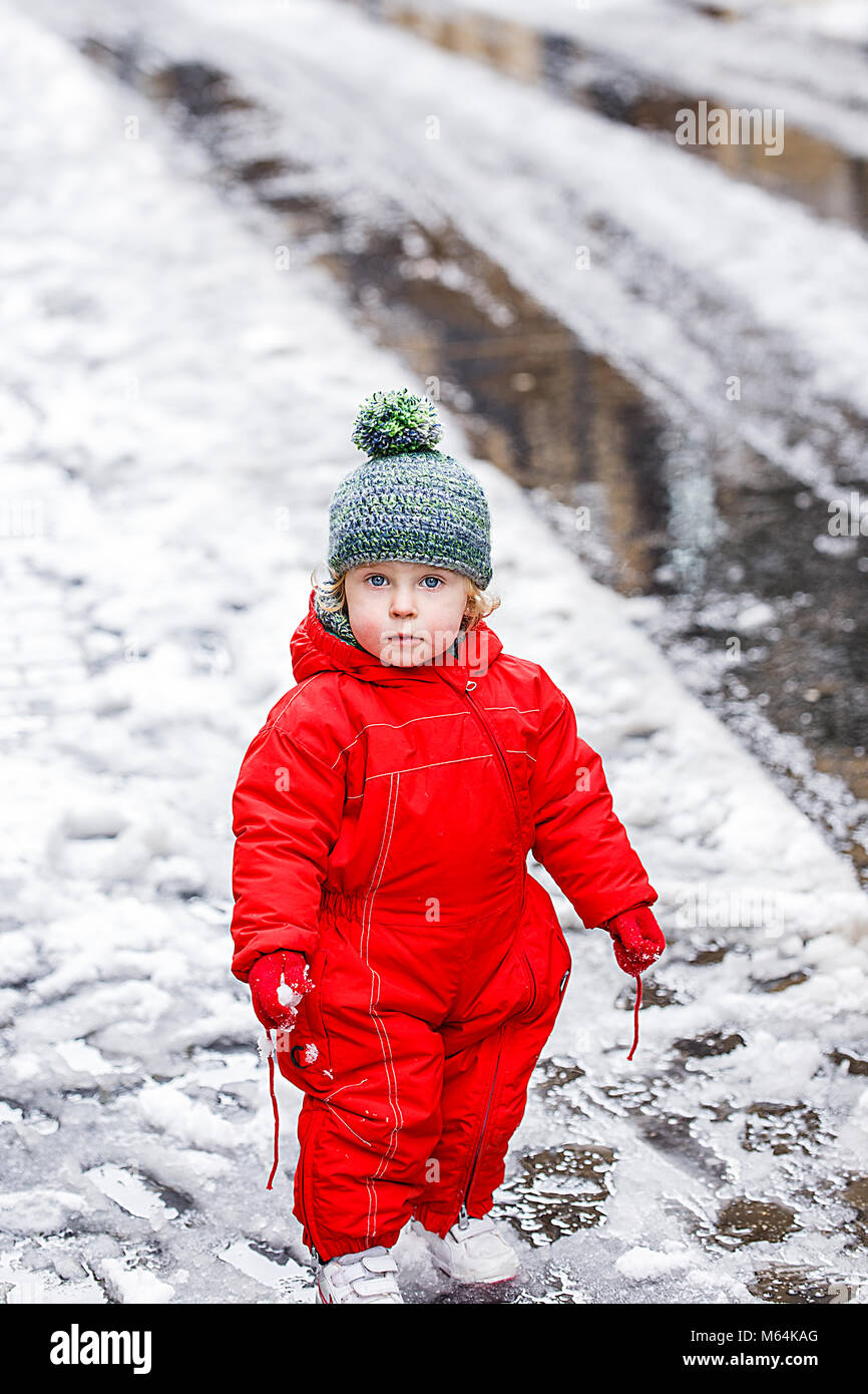 Baby snow suit hi-res stock photography and images - Alamy