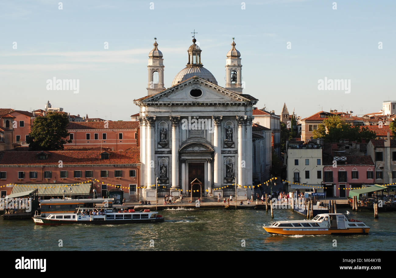 Roario hi-res stock photography and images - Alamy