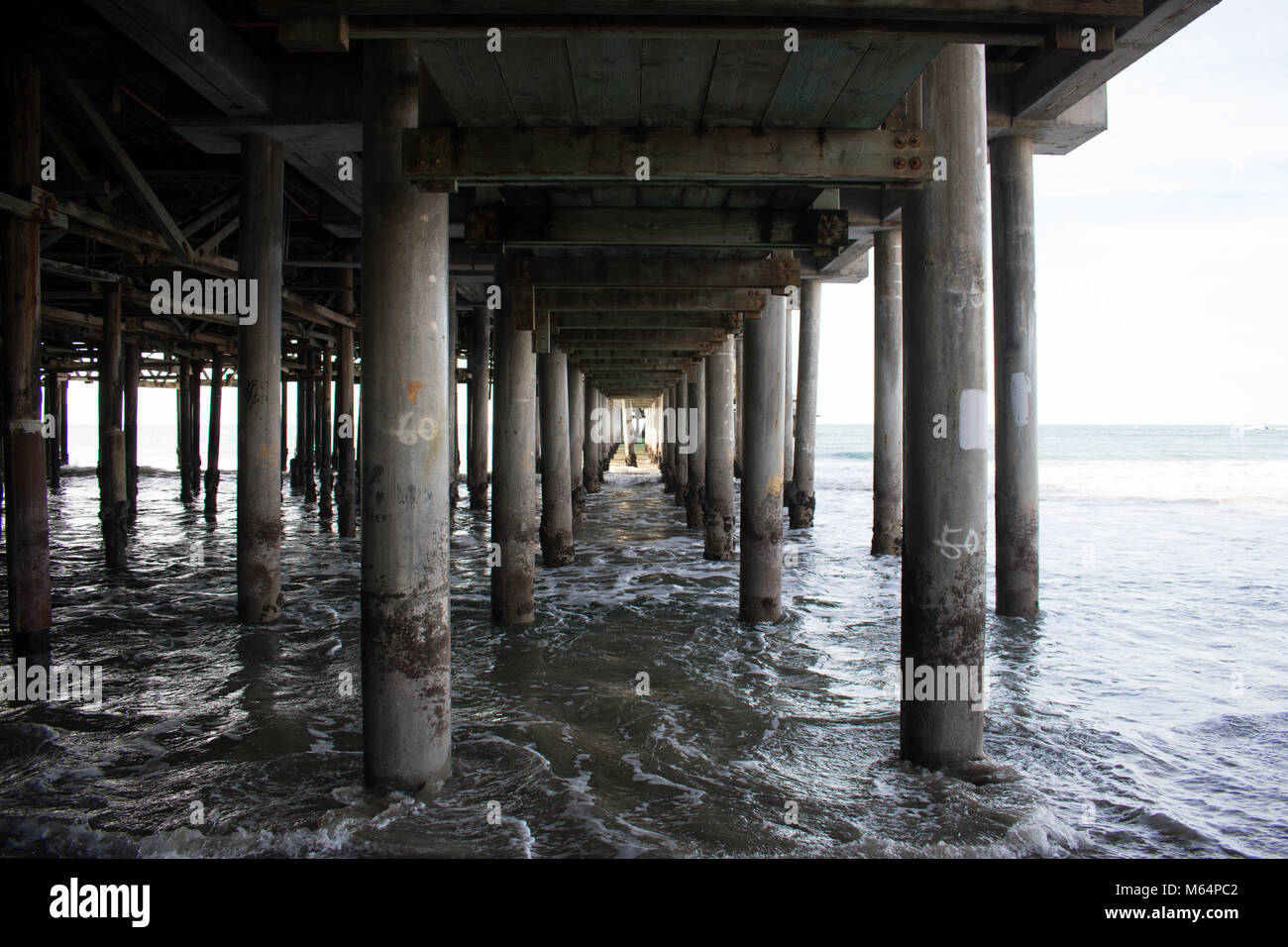 Under pier pacific beach hi-res stock photography and images - Alamy