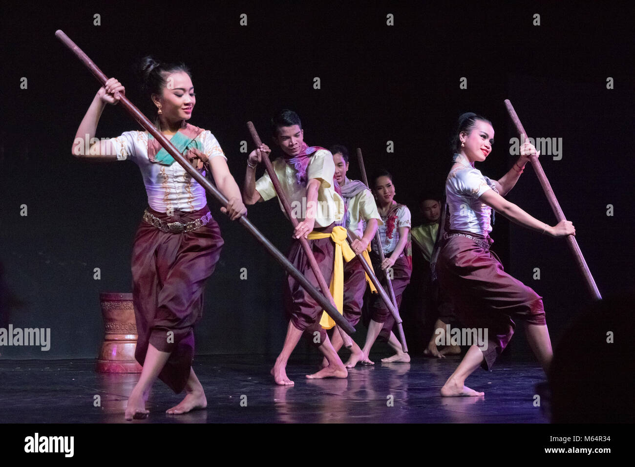 Cambodia dancing - traditional folk dancing, Phnom Penh, Cambodia, Asia ...