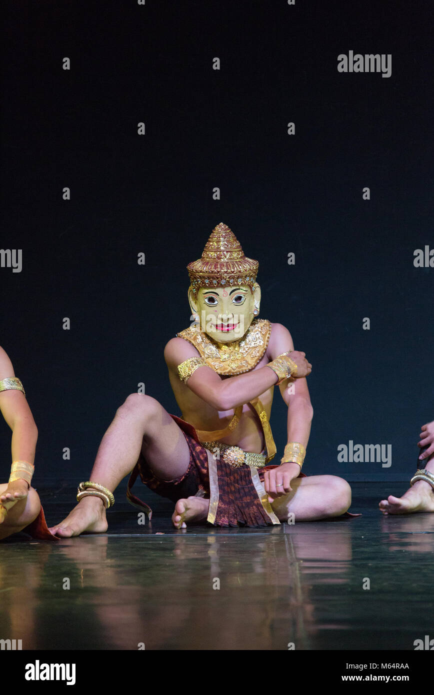 Cambodian tourism hi-res stock photography and images - Alamy