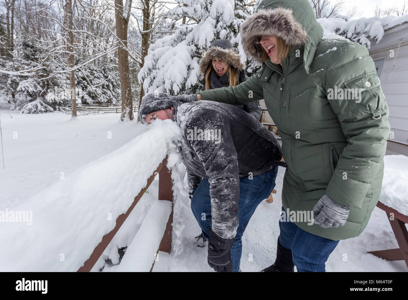 Two angry people face to face hi-res stock photography and images - Alamy