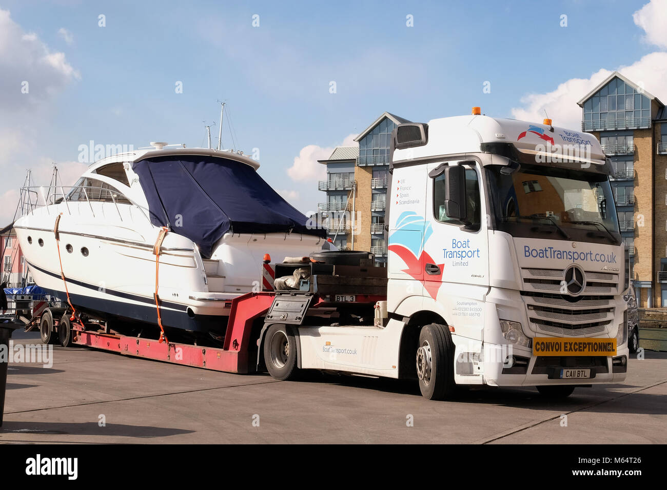 February 2018 - Large motor launch on a lorry transport articulated ...