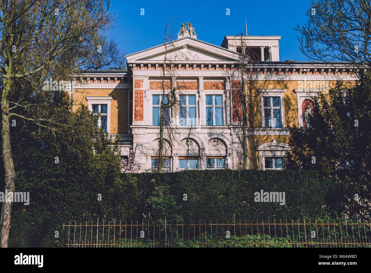 German mansion hi-res stock photography and images - Alamy