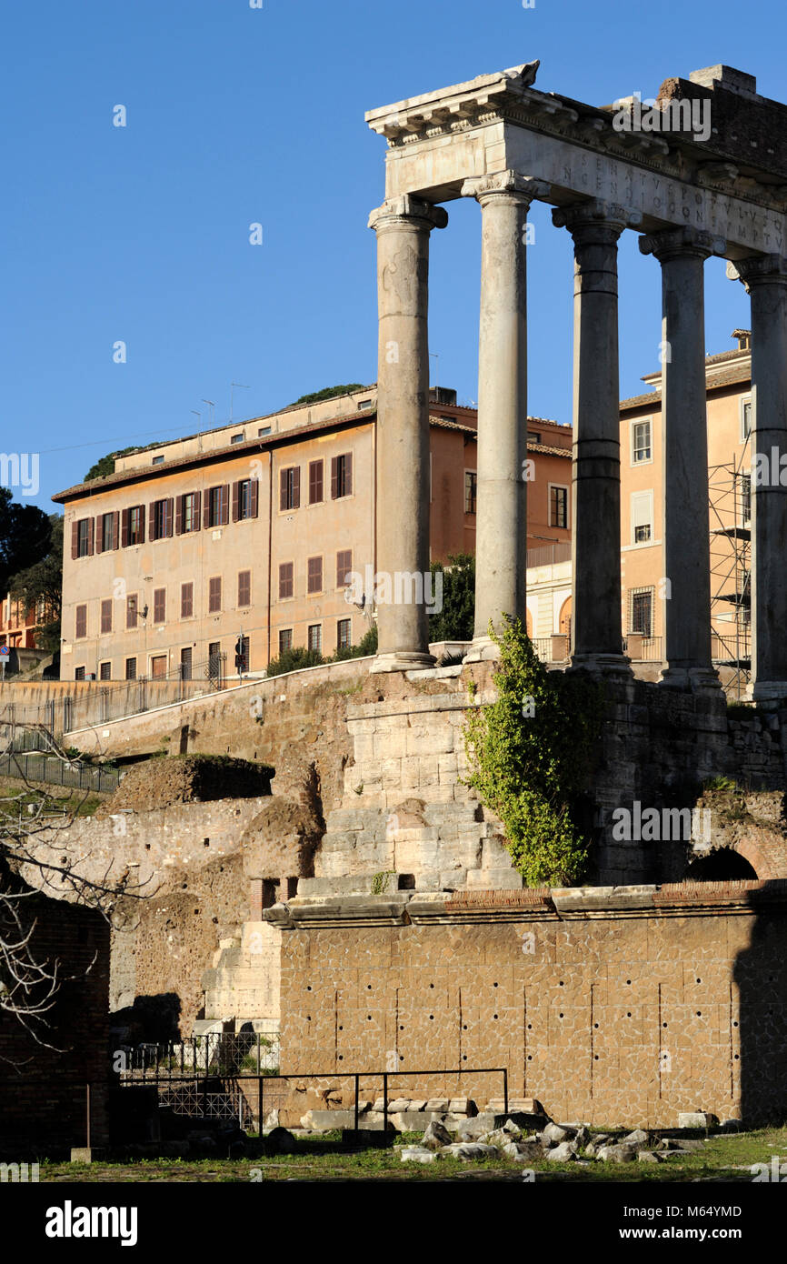 Rostra rome hi-res stock photography and images - Alamy