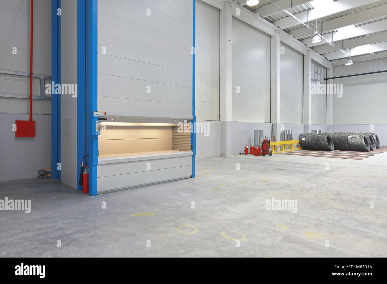 Vertical Carousel Storage Unit in Distribution Warehouse Stock Photo ...