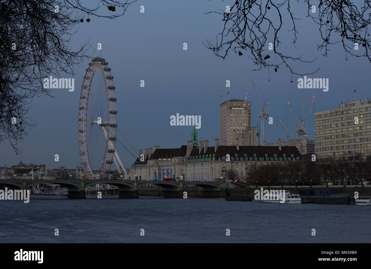 London harbor hi-res stock photography and images - Alamy