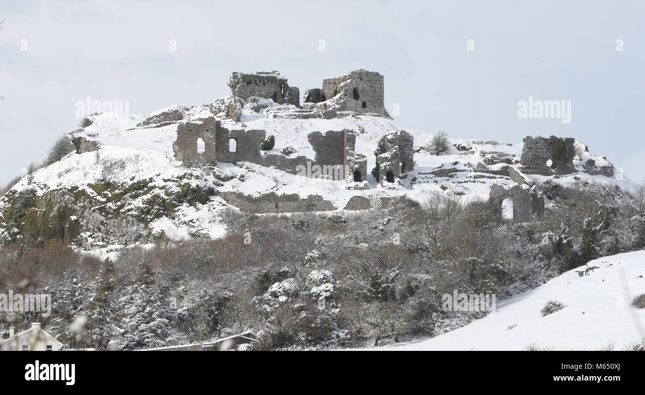 A view of the snow-covered ruins of Dunamase castle on the Rock of ...
