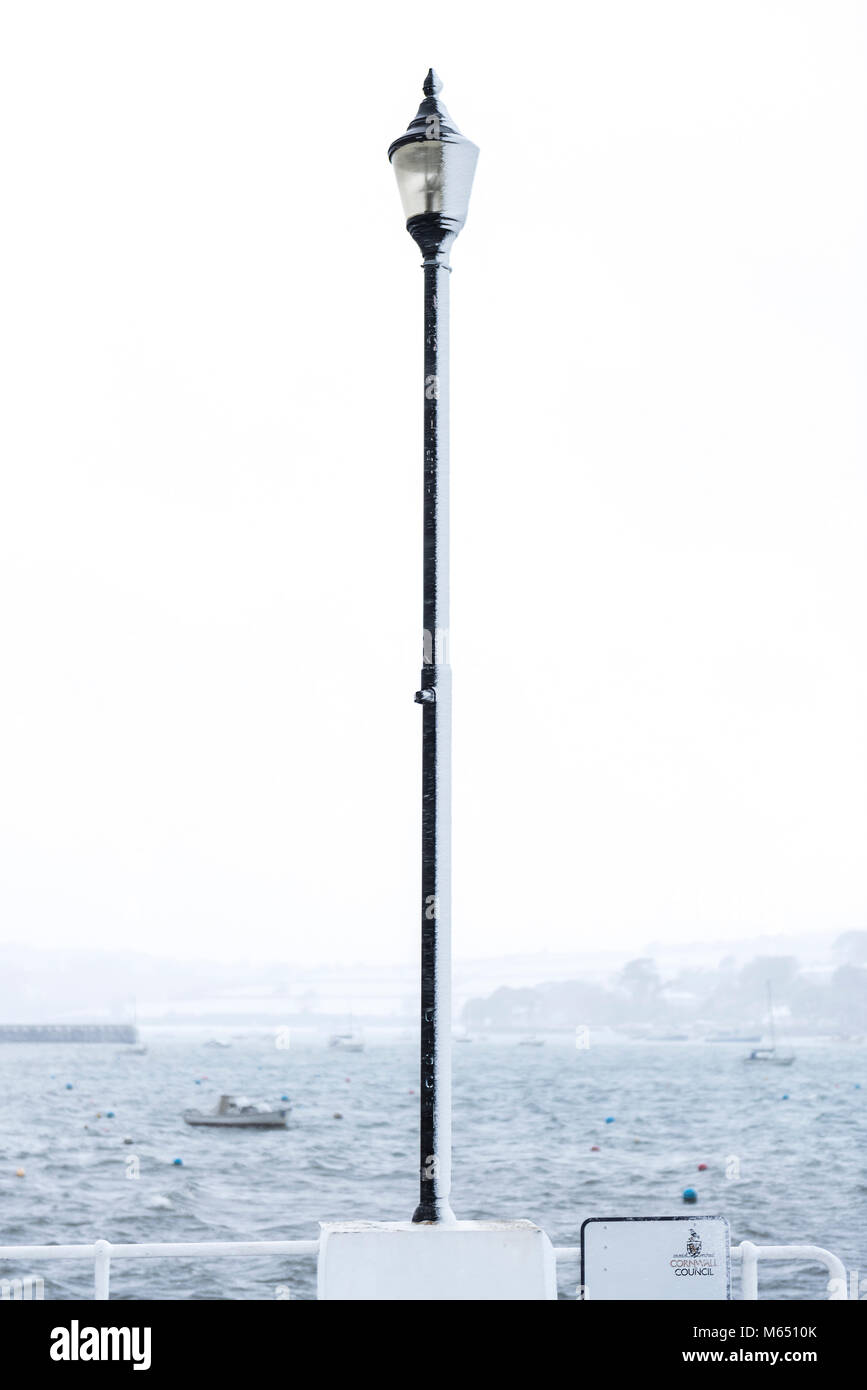 Lamp post snow hi-res stock photography and images - Alamy