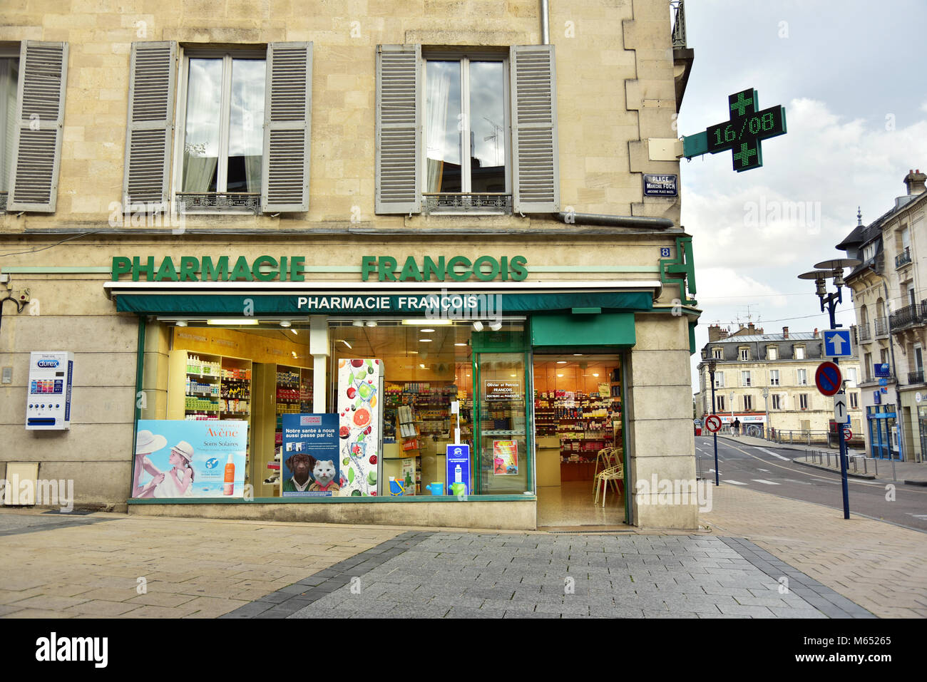 Logo pharmacie france hi-res stock photography and images - Alamy