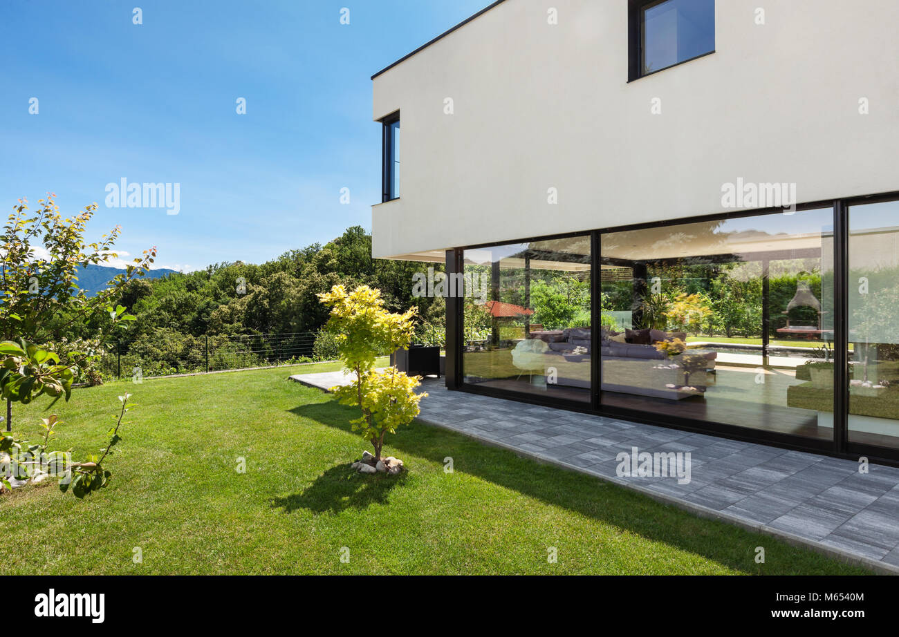 Modern villa, outdoor, view from the garden Stock Photo - Alamy