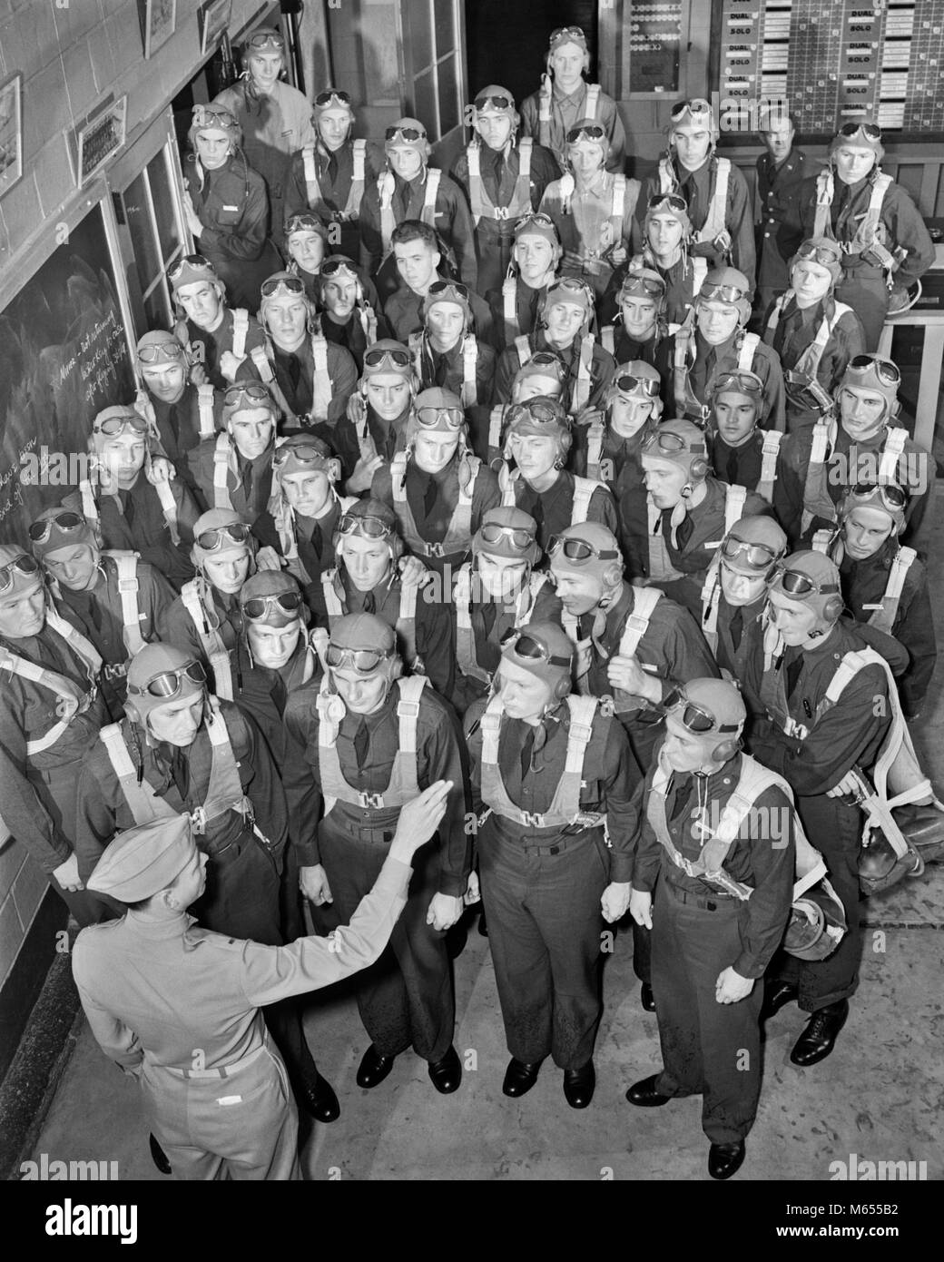 Parachutes ww2 High Resolution Stock Photography and Images - Alamy