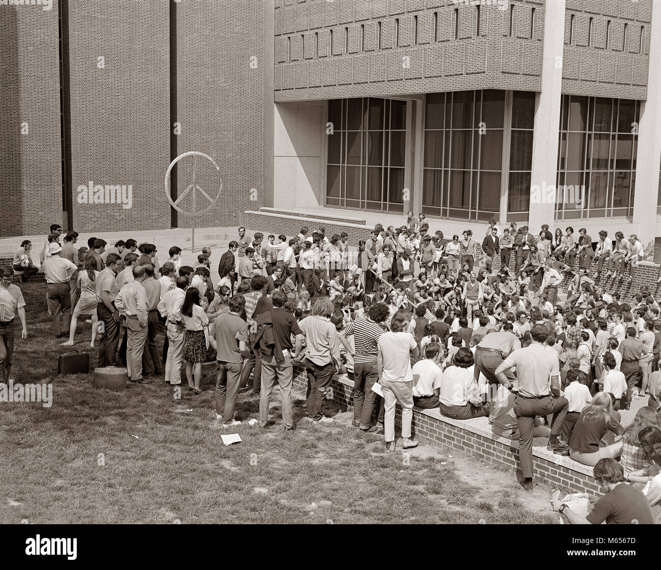 1970s college protest hi-res stock photography and images - Alamy