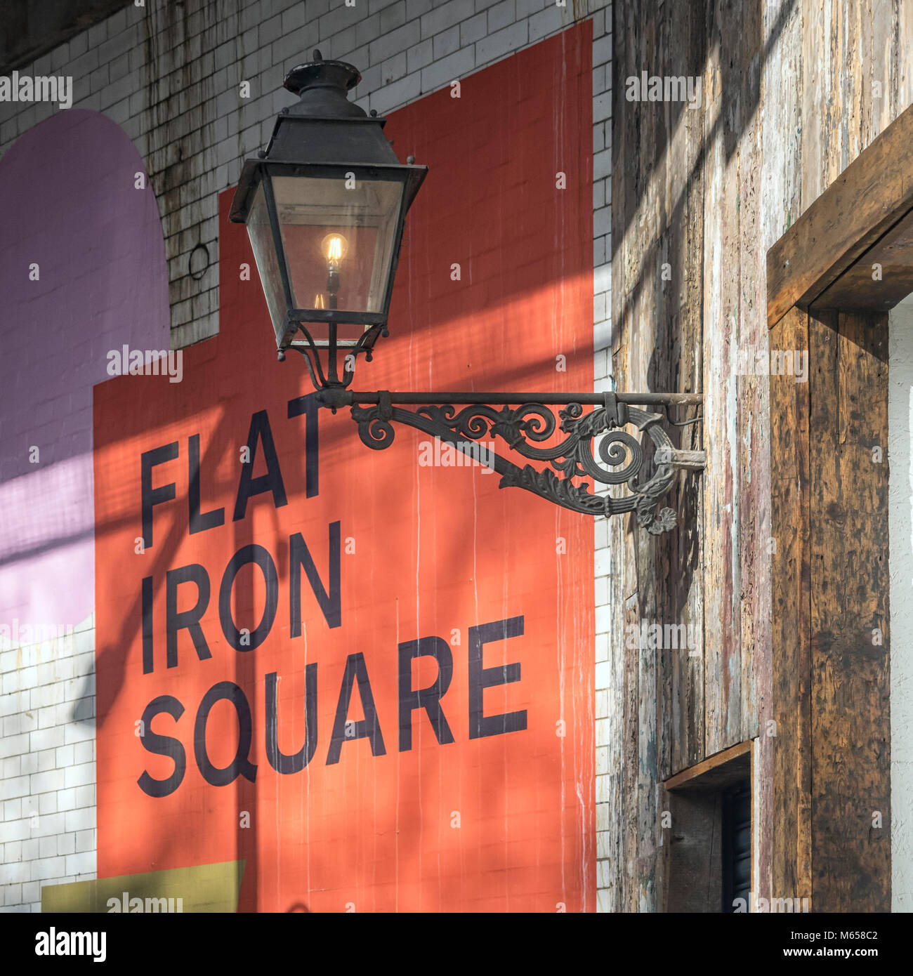 Flat iron square london hi-res stock photography and images - Alamy