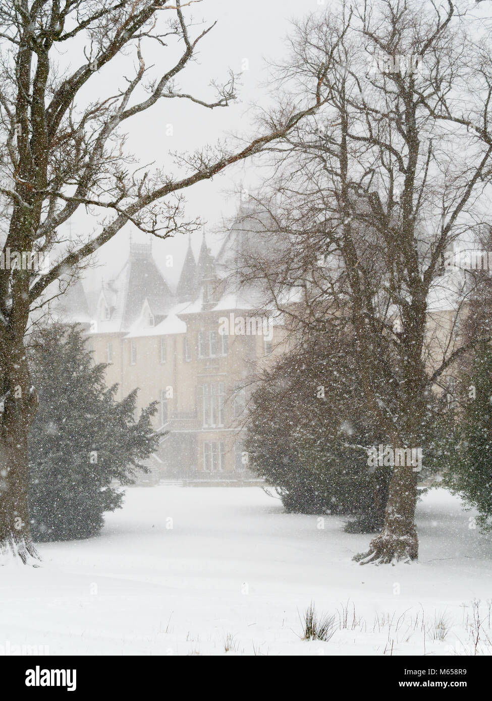 Callendar House, Falkirk in the snow Stock Photo - Alamy
