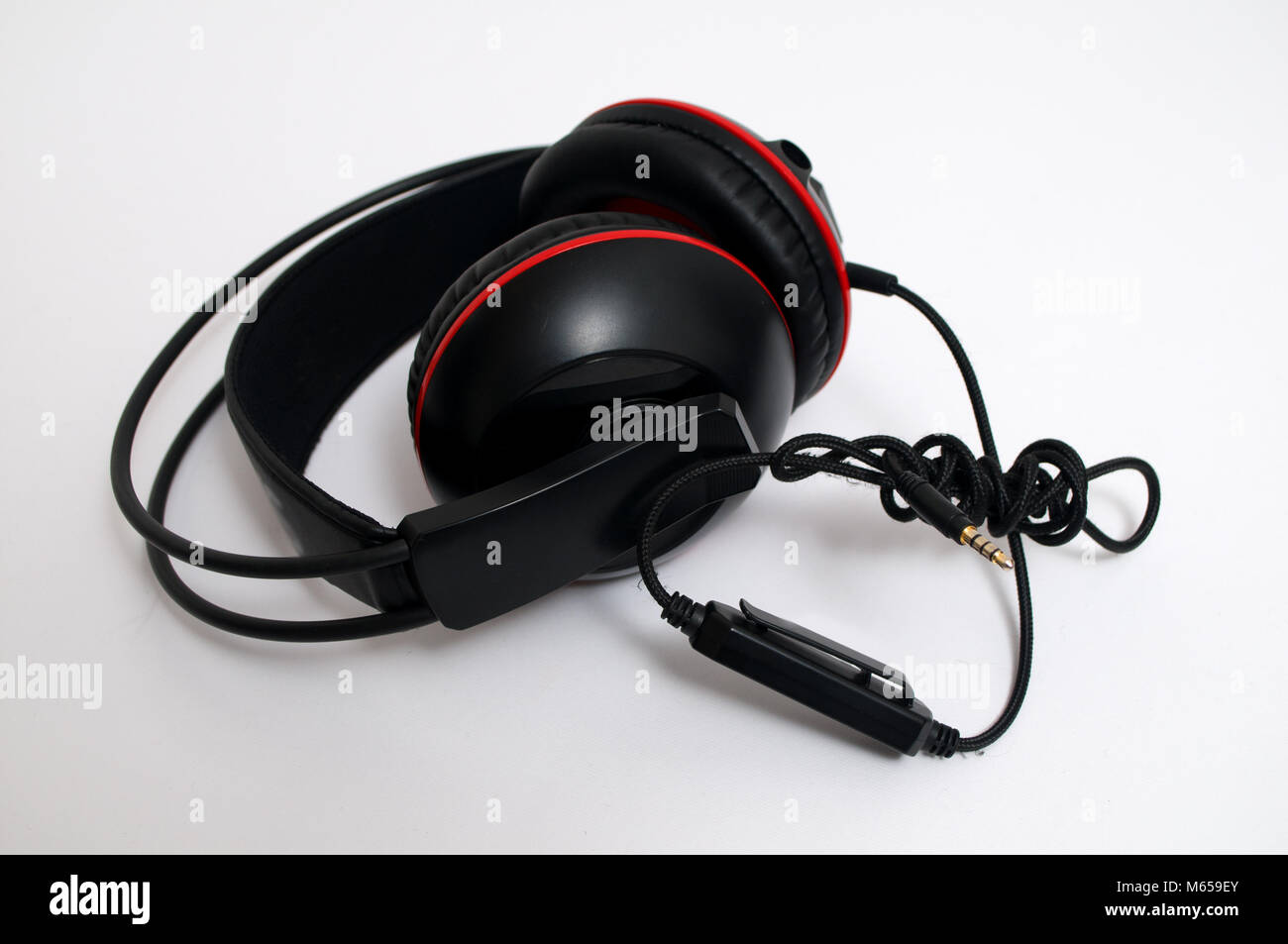 Red wireless headphones icon hi-res stock photography and images - Alamy