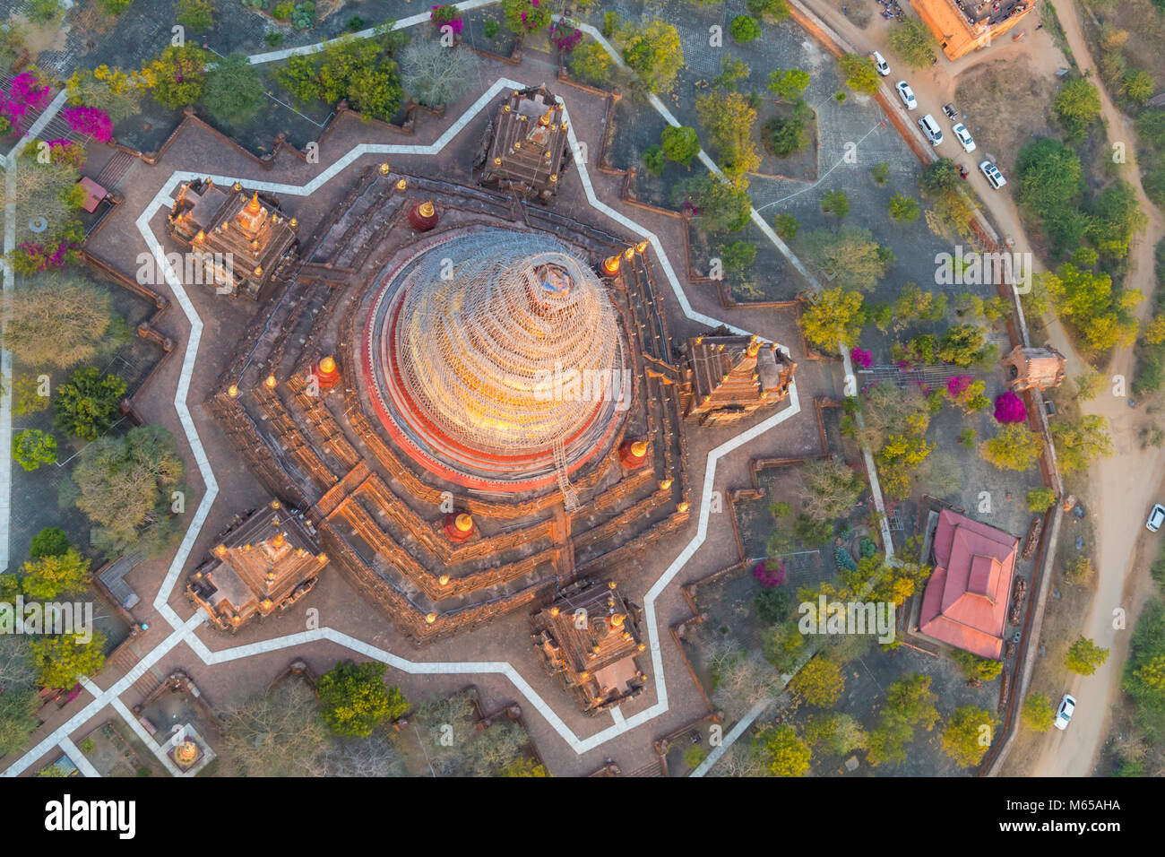 Pagoda dhama yar zi ka hi-res stock photography and images - Alamy